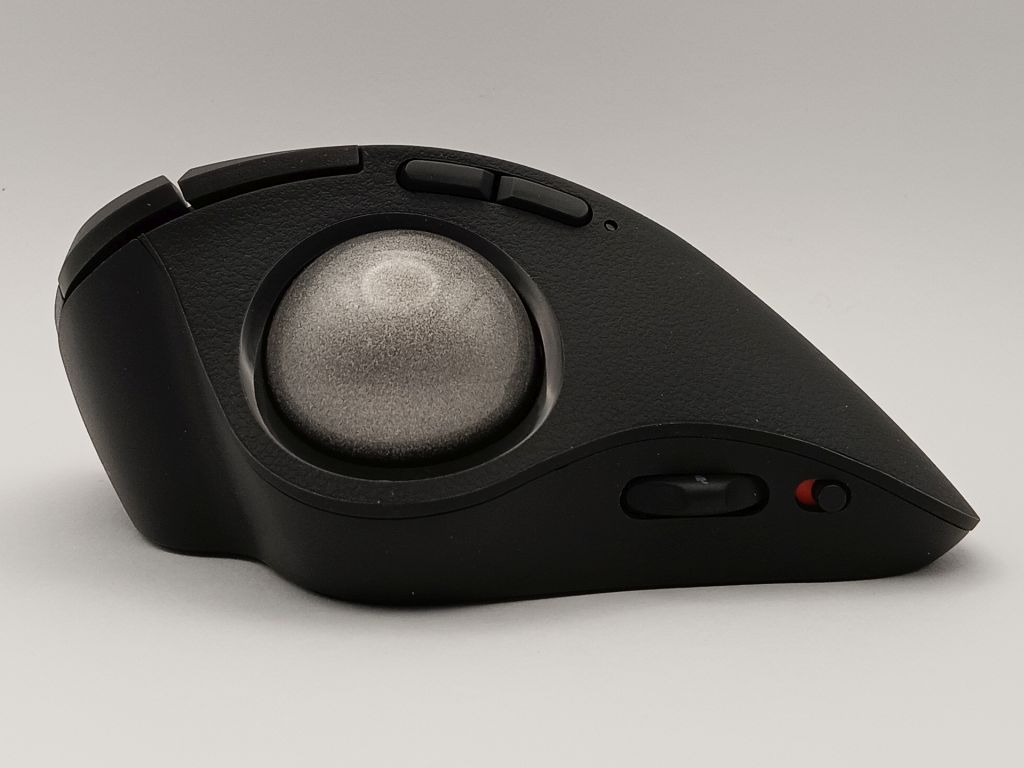 機能全部盛り！エレコムの最高峰トラックボールマウス｜ELECOM IST-PRO | とある左利きの戯れ